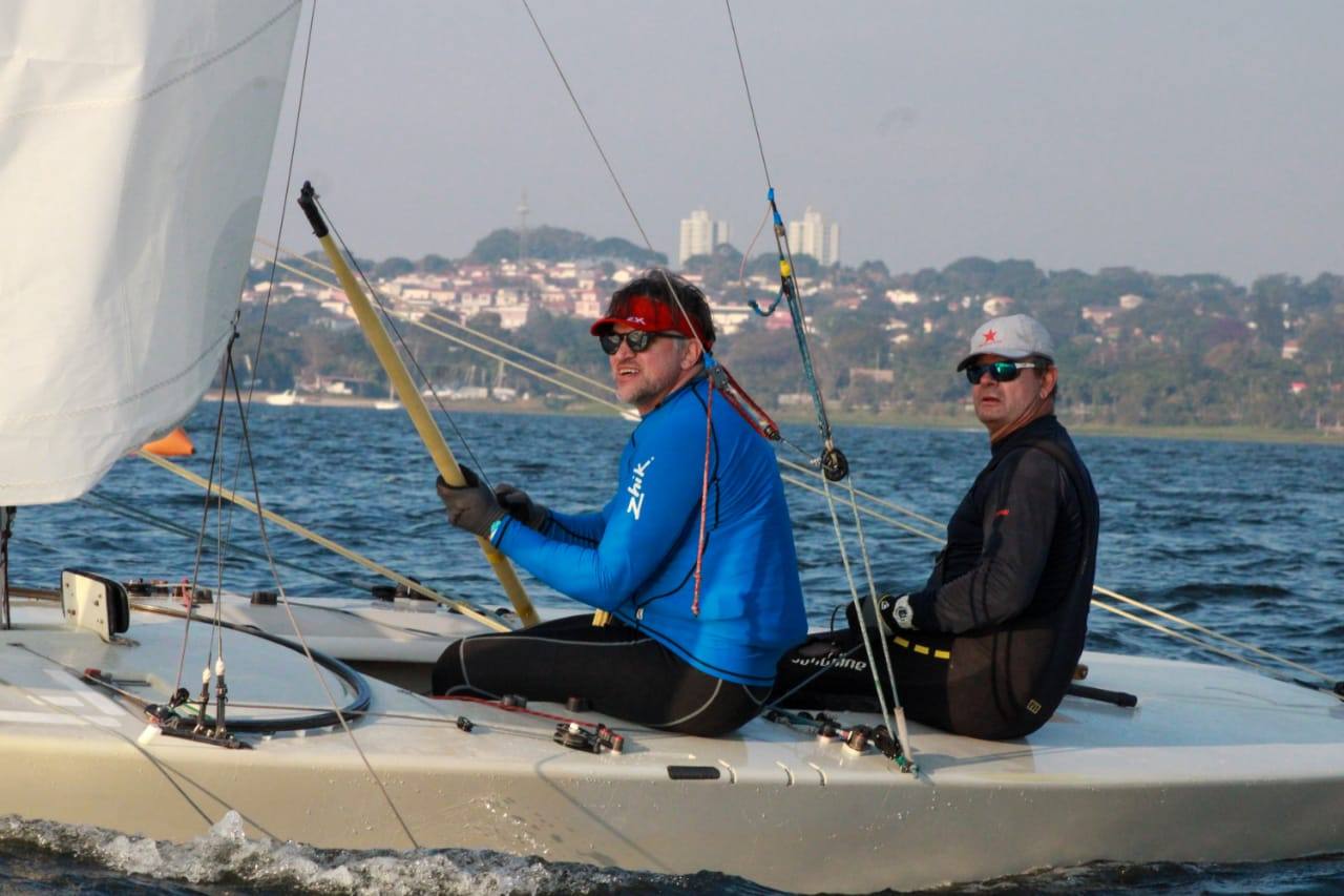 Lars Grael e Guilherme Almeida abrem na frente o Brasileiro de Star ...